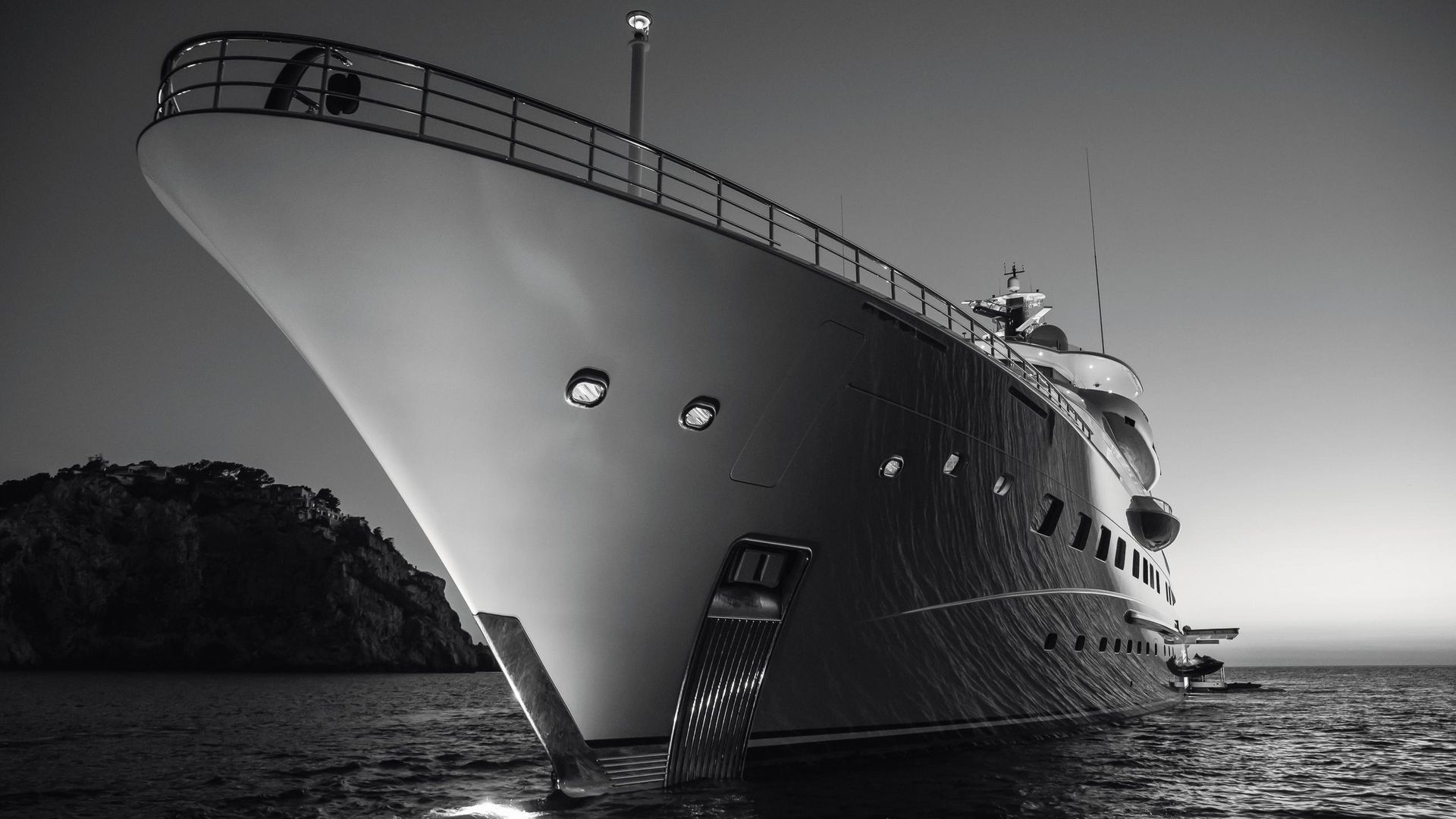 HERE COMES THE SUN yacht (Amels, 83m, 2016)